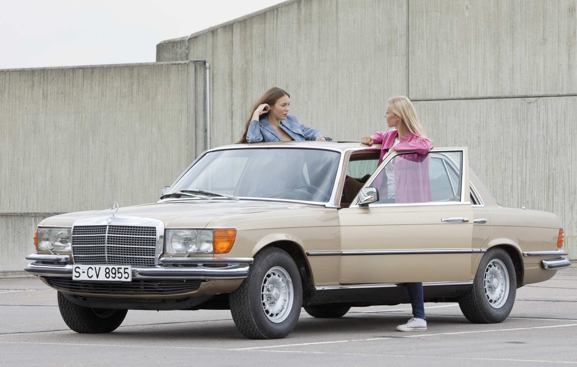 This 450 SEL Was The BEST CAR IN THE WORLD In 1975 - JetSet